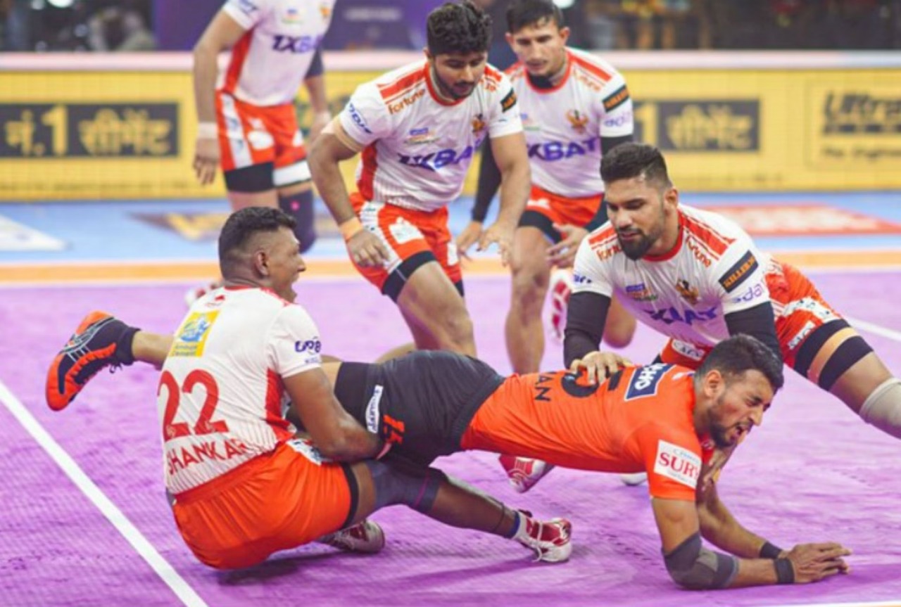 PKL 2022 के 118वें मुकाबले में गुजरात जायंट्स ने यू मुंबा को 38-36 से हराया | HNN 24x7